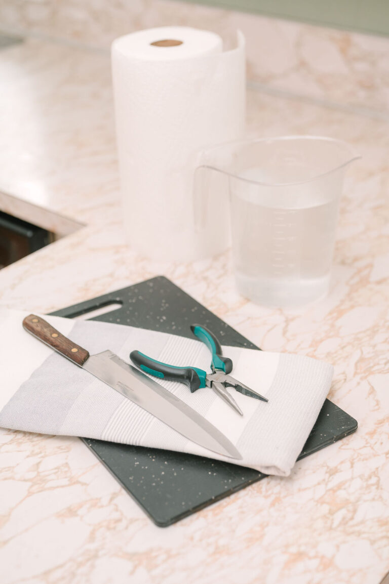 How To Cut A Wedding Cake - bakeitwork.com